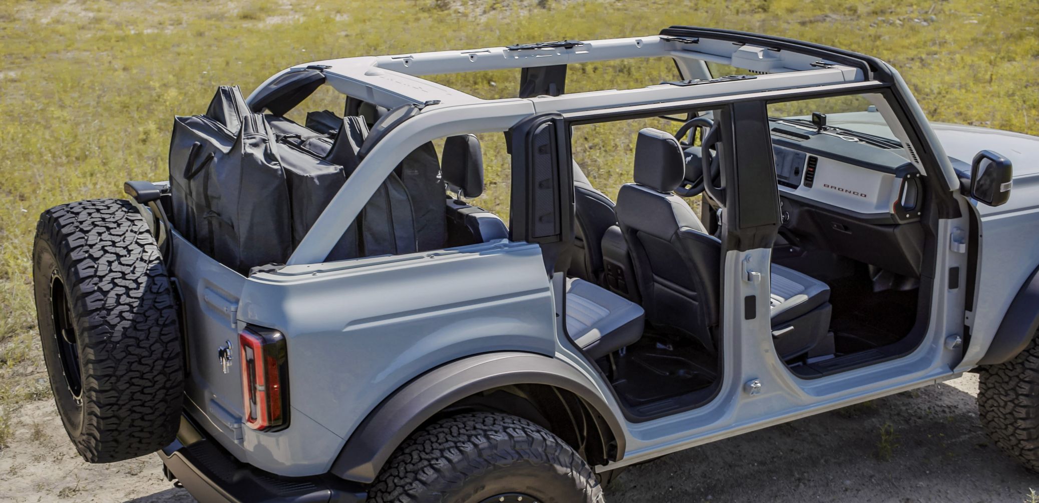 PICS: FORD BRONCO TAKES THE FIGHT TO JEEP WRANGLER!