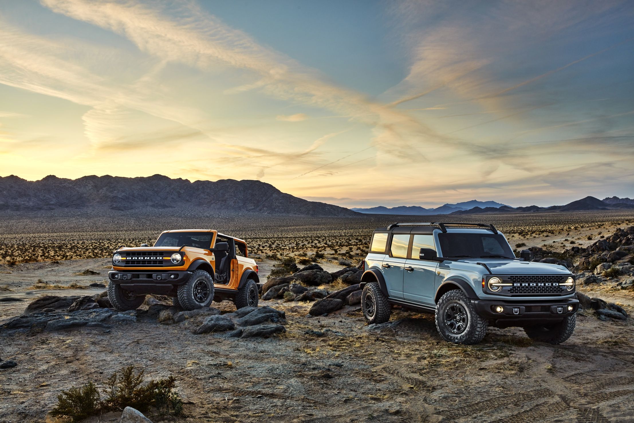 PICS: FORD BRONCO TAKES THE FIGHT TO JEEP WRANGLER!
